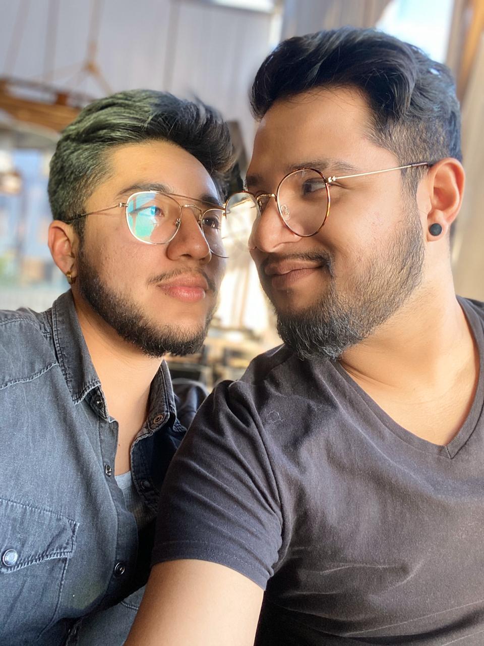 Adrián y Hugo: una historia de amor trans que te encantará - El Closet LGBT