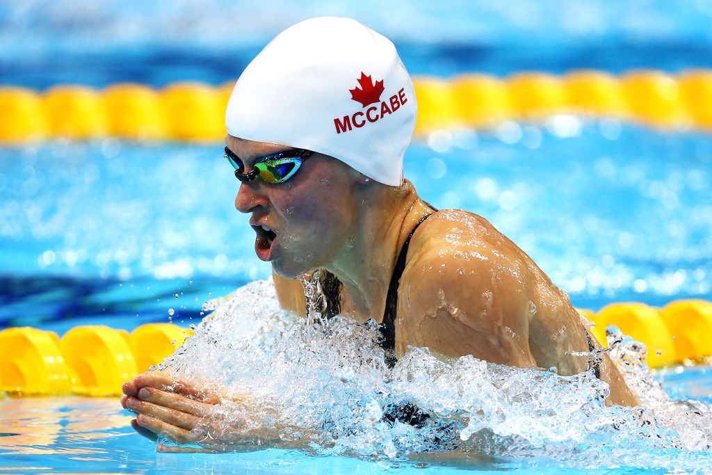 Martha McCabe, nadadora olímpica canadiense, declara públicamente que ...
