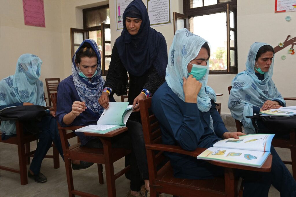 Abren primera escuela para mujeres trans en Pakistán - El Closet LGBT