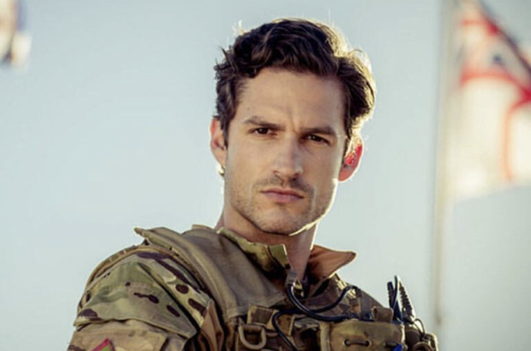 12 fotos de Ben Aldridge, actor abiertamente gay de “Llaman a la Puerta”